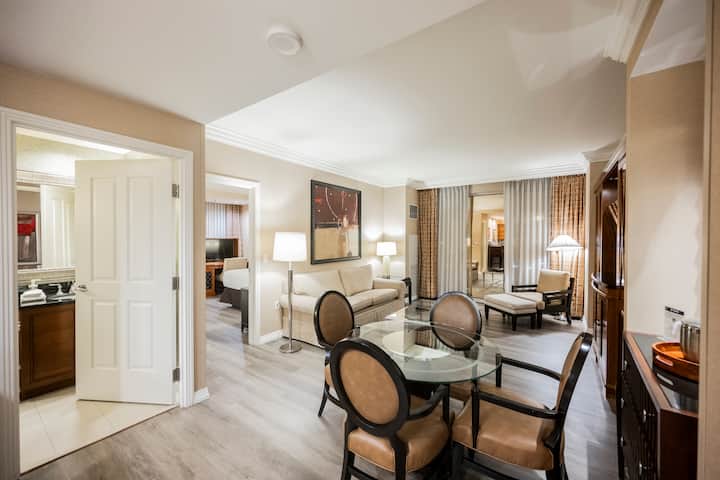 E32v2 1bd/2ba W/balcony/full Kitchen/pool/gym - Las Vegas