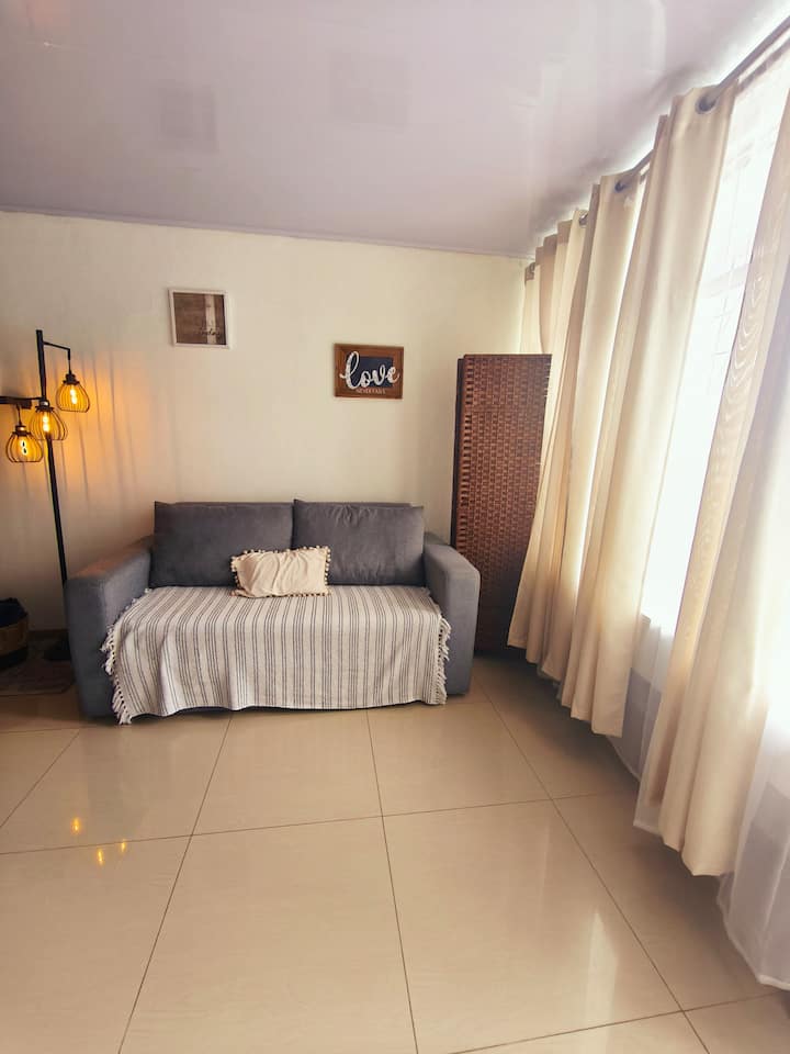 Cozy Apartment Near Airport — Rest & Privacy - Alajuela