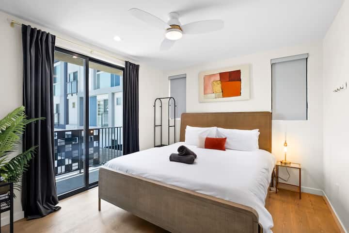 Near Beach & Airport | King Bed+ev Charger+laundry - San Diego, CA