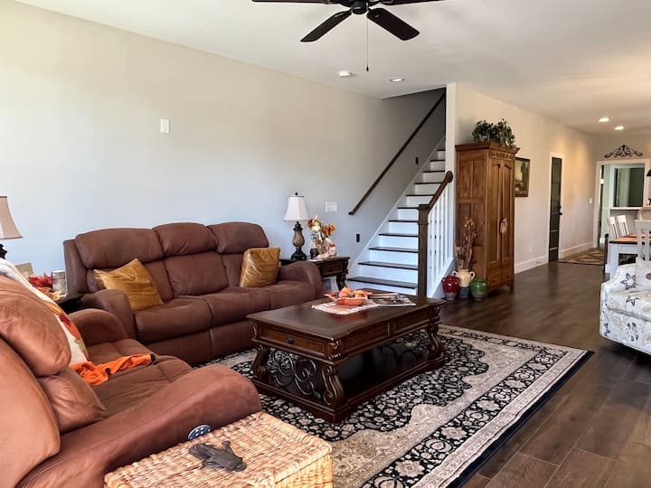 Smoky Mtn & Douglas Lake Views - Dandridge, TN