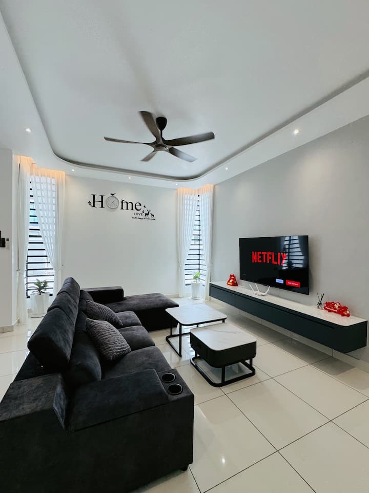 Hs Maison Kluang Homestay - Kluang