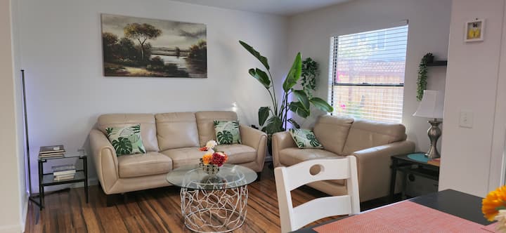 Cozy Home With A Hint Of Modern. - Sebastopol, CA