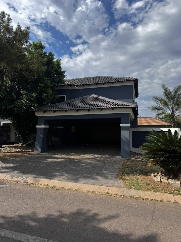 Home At Thatchfield - Centurion