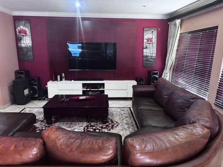 Home At Thatchfield - Centurion