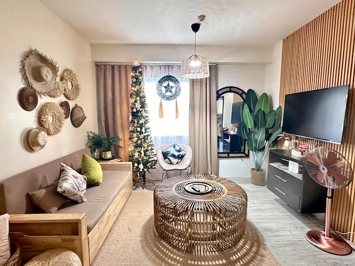 Tropical Double-deck W/ Pool - Calamba