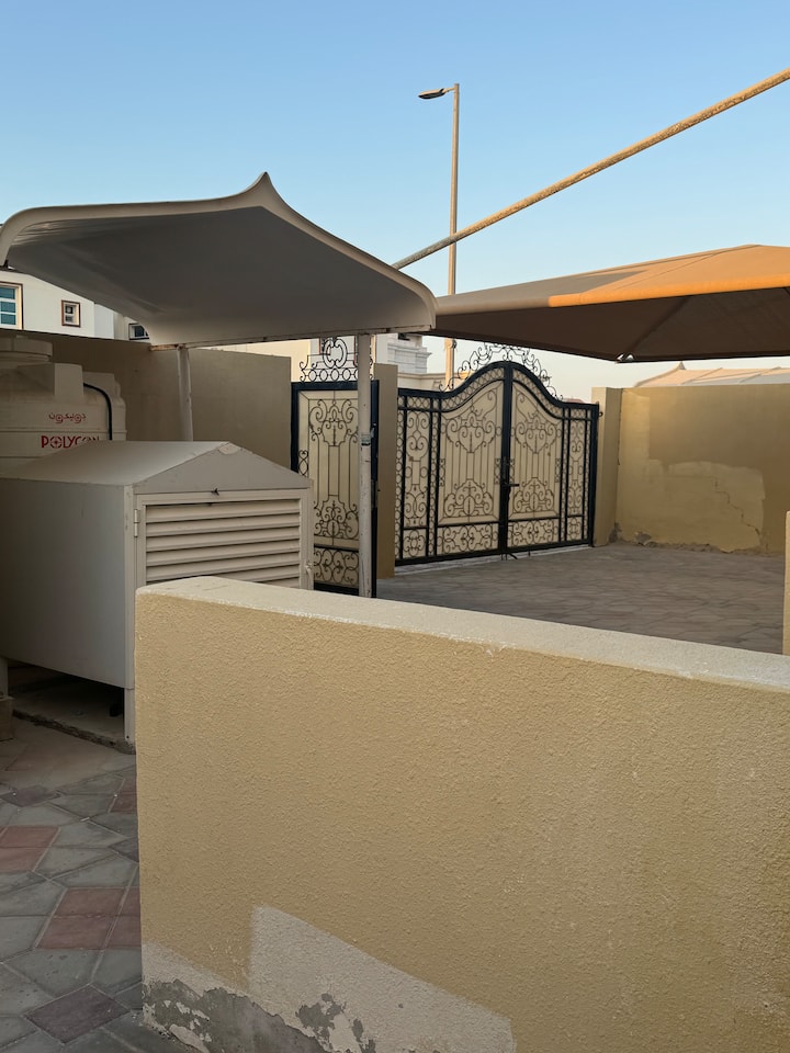 Nice&comfy. Enjoy! - Abou Dabi