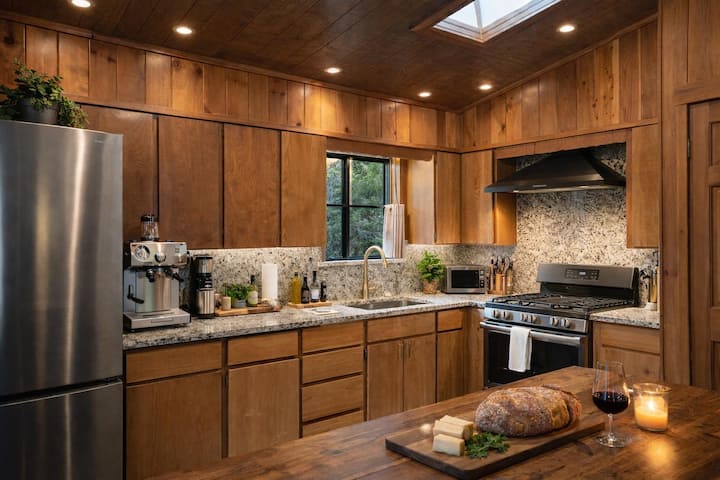 Big Creek-waterfront/fireplace/hot Tub/2 Kings - Washington