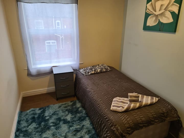 Rustik Room For Your Travel - Stoke-on-Trent