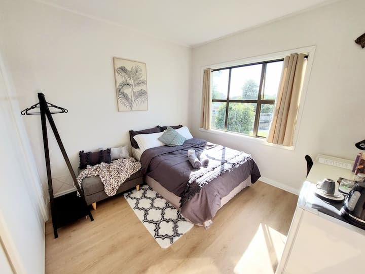 Affordable Sun-kissed Spot / Xmas Special Book Now - Auckland