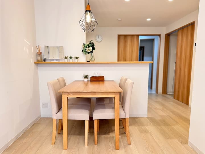 岡山駅から徒歩約10分／最大6名様まで宿泊可能／専用駐車場1台有り／3ベッドルーム - Okayama