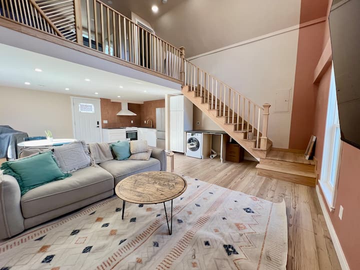 Stylish Loft W/ Parking &Laundry - Norwood, MA