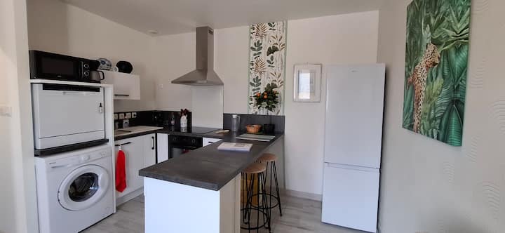 Gien : Petite Maison T2 Avec Cour - Gien