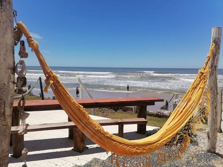 "Los Ojos Del Mar" - Aguas Dulces