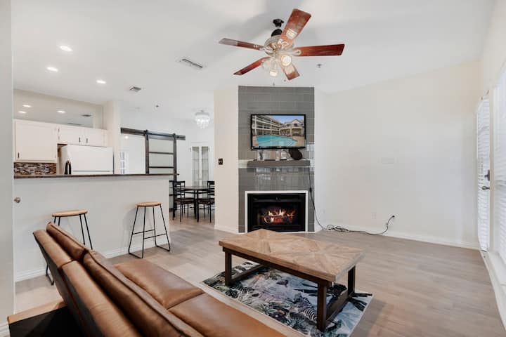 Upscale Stay | Pool, Gym, Balcony, Gated, Pets! - Dallas, TX