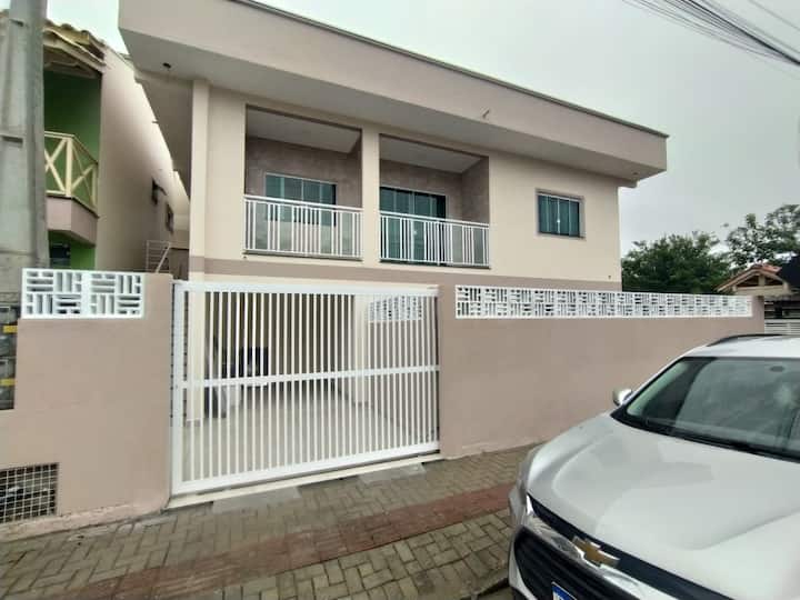 Verão Começa Aqui: Alugue Sua Casa De Férias - Bombinhas