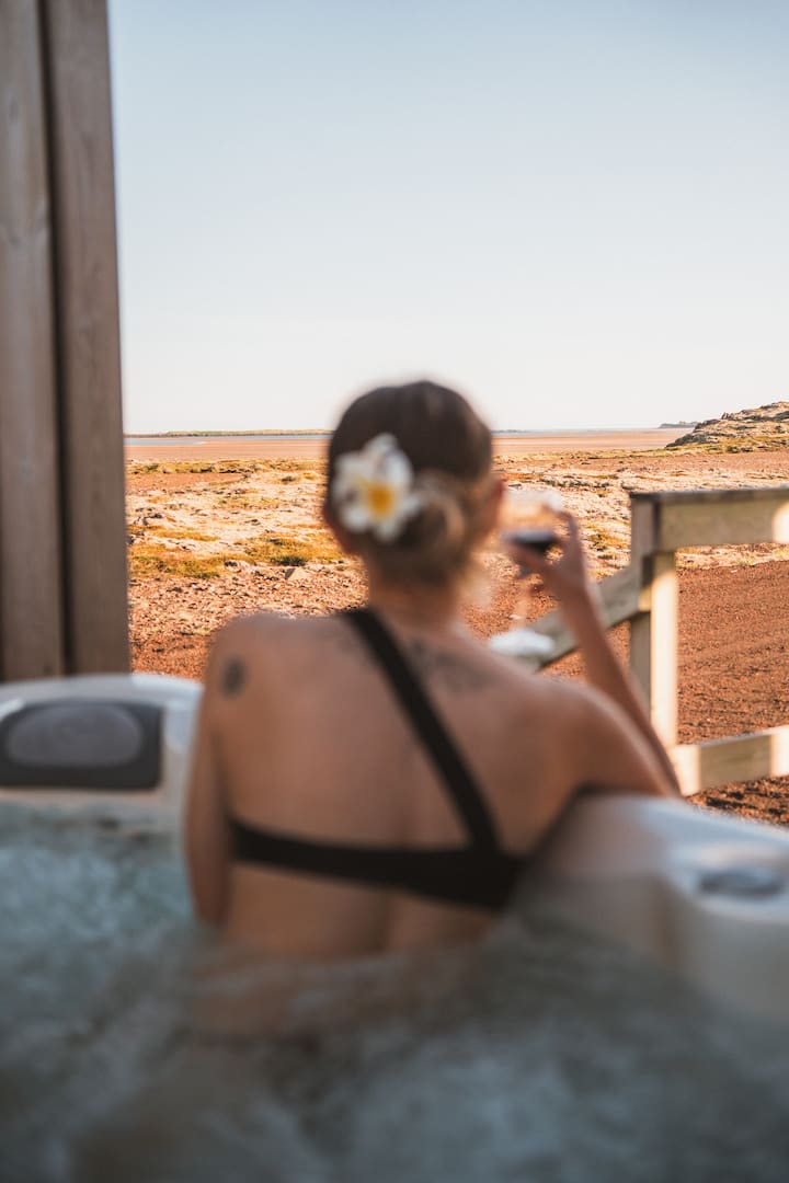 Glacier & Aurora Cabin W/private Hot Tub - Greenland