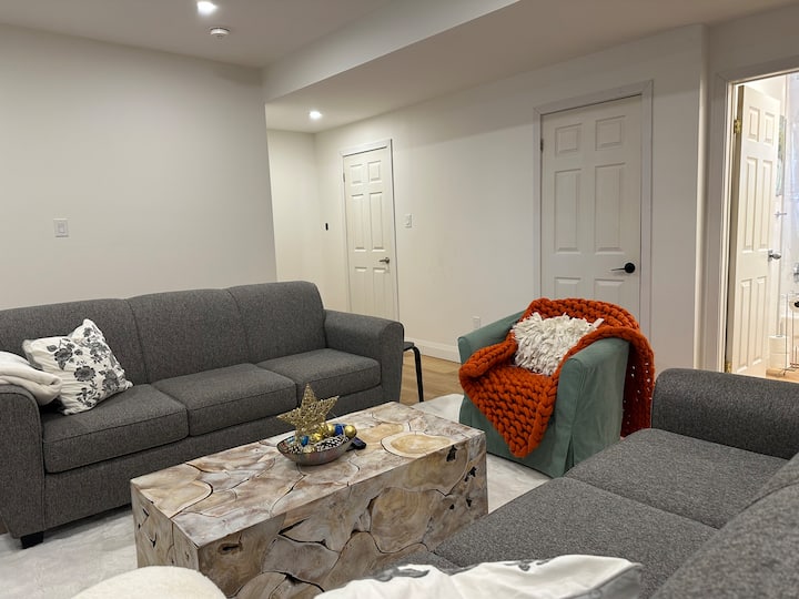 The Haven- Spacious 3bdrm/2bath- Downtown & Beach - Cobourg