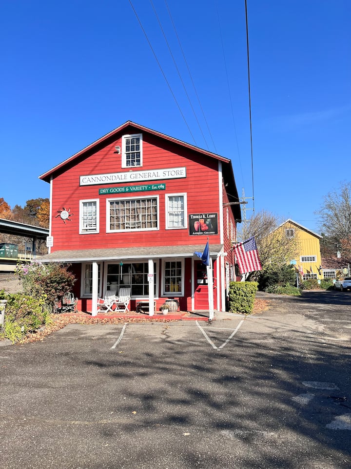 Historic Riverside Home - Weston, CT