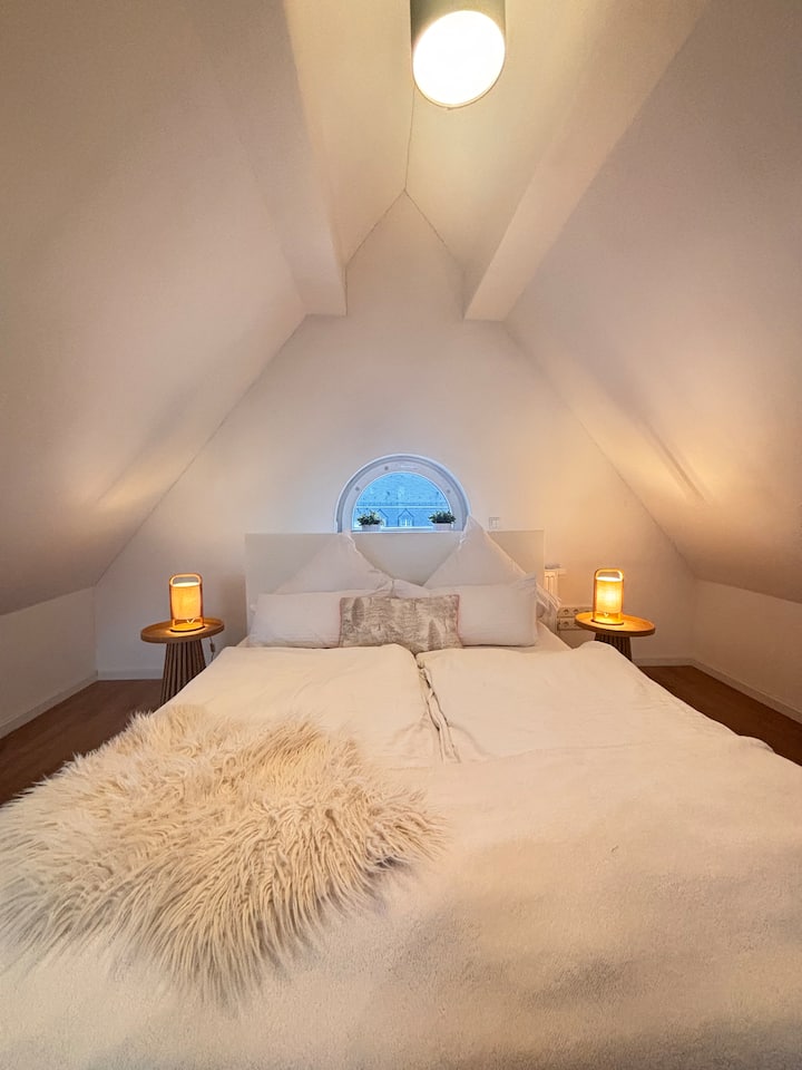 Beautiful Artist Apartment-suite | Close To Köln - Leverkusen