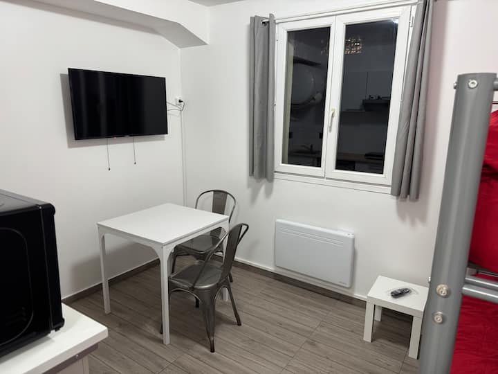 Appartement Stade De France, Idéal Pour 2 Pers (F) - Saint-Denis, France