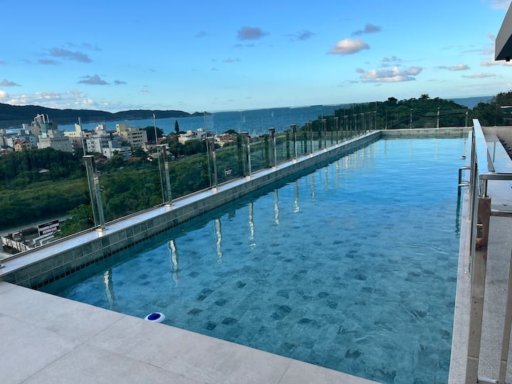 Bombinhas Com Piscinas Aquecidas Flat P/ 4 Pessoas - Bombinhas