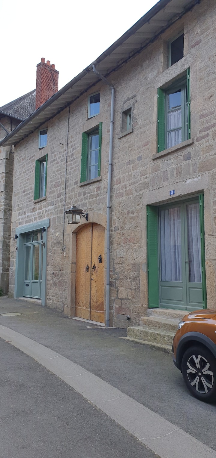 Ancient House In Village Centre - Peyrat-le-Château