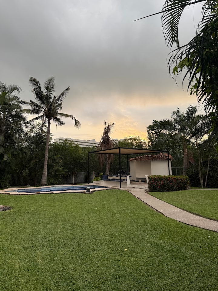 Casa Vacacional Con Alberca Compartida - Nuevo Vallarta