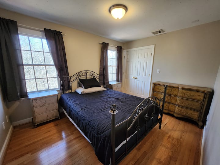 Small Guest Bedroom - Lynchburg, VA