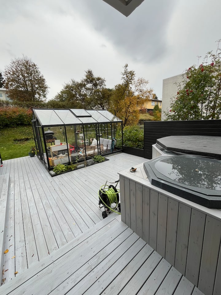 3-bedroom Newly Renovated Family Home - Reykjavik