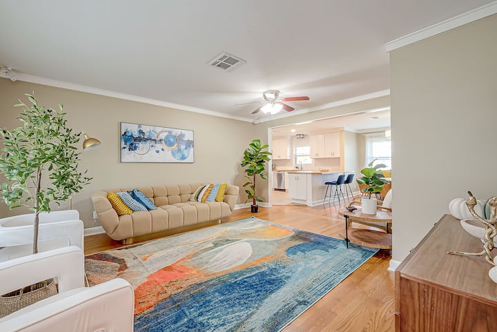 Blue House - Fort Bend Houston - Houston