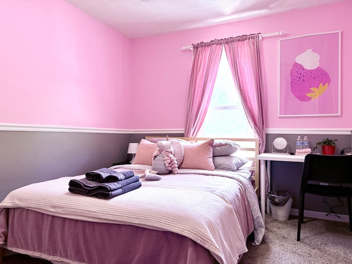 Sugar Hill | Pink Room - Buford, GA