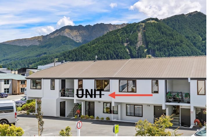 Central Queenstown 2br Apartment. Parking - Queenstown