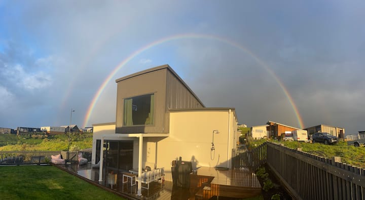 Sanctuary On The Peninsula - Raglan