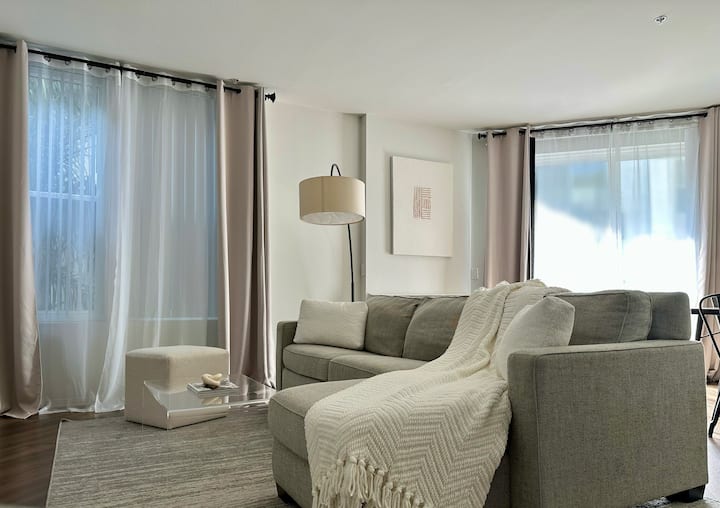 Stunning Gateway Near Venice, Free Parking - Santa Monica Beach, CA