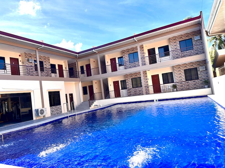 Young Fitness And Suites + Studio Room+wifi,& Pool - Tagbilaran City