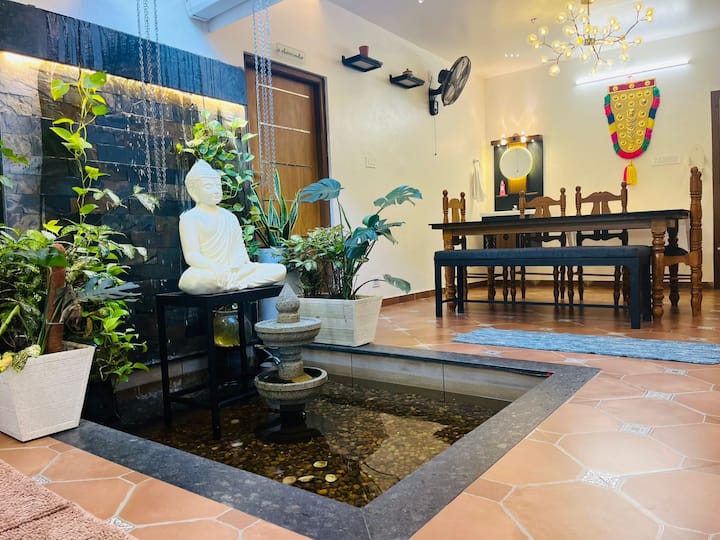 Adithi Heritage - Entire Villa - Waterfall Inside - Kerala