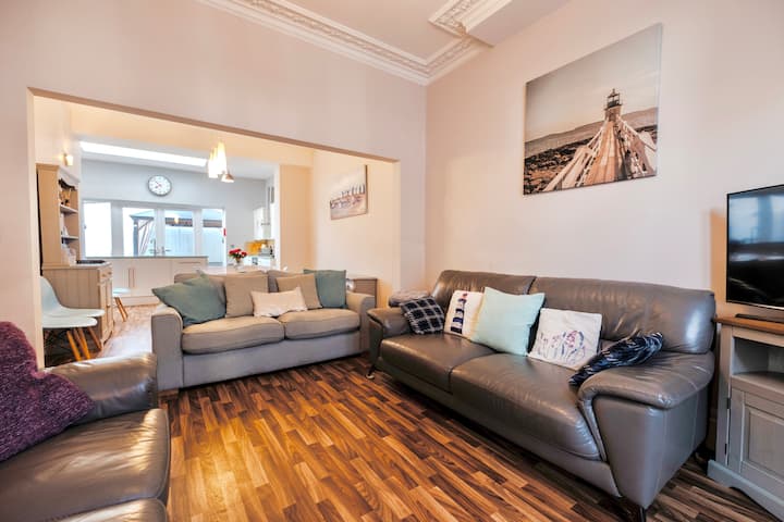 Sandcastles - 2 Mins From The Beach & Hot Tub! - Weymouth