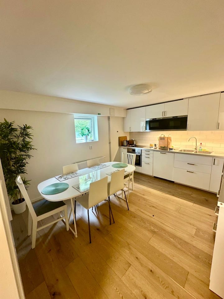 Room In Nice Villa In Kåbovägen - Uppsala