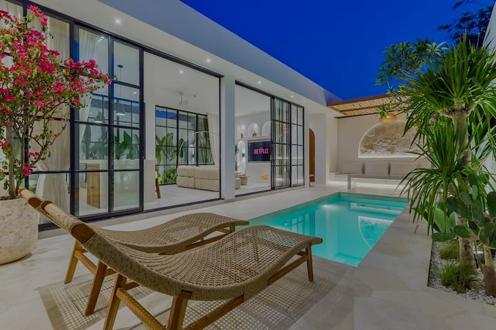 Boutique-style Villa In Bingin With Butler Service -