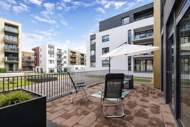 Premium Downtown Apartment / Parking+outdoor Area - Reykjavik