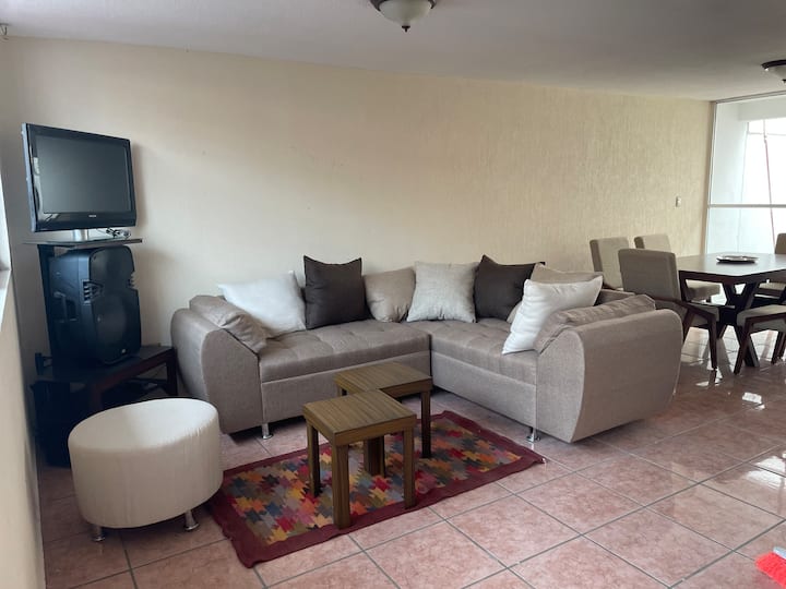 Casa Kibi. Excelente Ubicación, Cómoda Y Segura - León