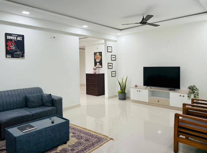 Hitech City | 3bhk | Private Floor | 2200 Sft -