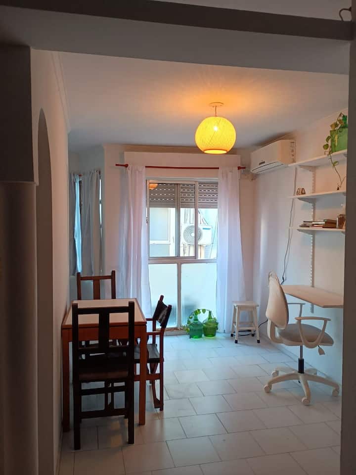 Departamento En Pleno Pichincha, Cerca De Todo - Rosario