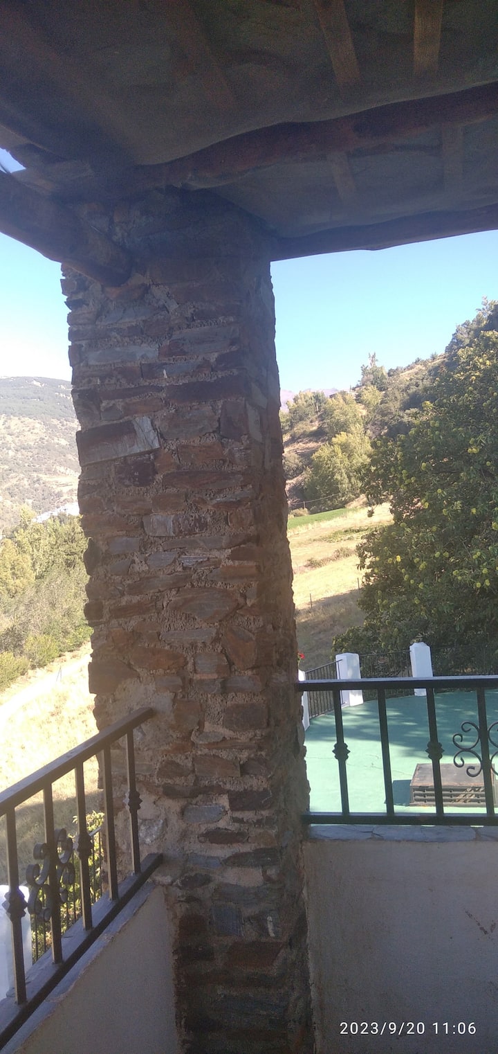 Mar Y Montaña En Armonía - Bubión