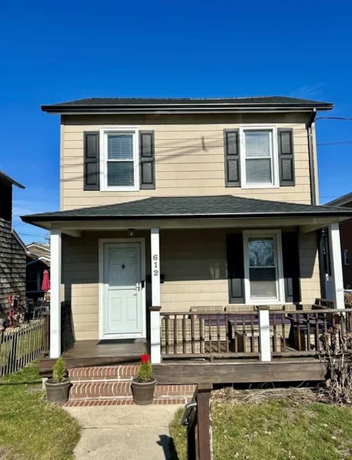 .6 Miles To Beach/ 4 Badges/steps To Heart Of Town - Spring Lake, NJ