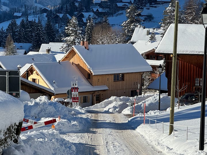 Charming Alpine Escape In The Heart Of Rougemont - Rougemont