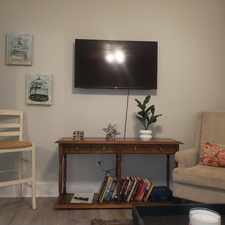 Peaceful Retreat By The Sea
1st Floor Apt #1 - Belmar, NJ