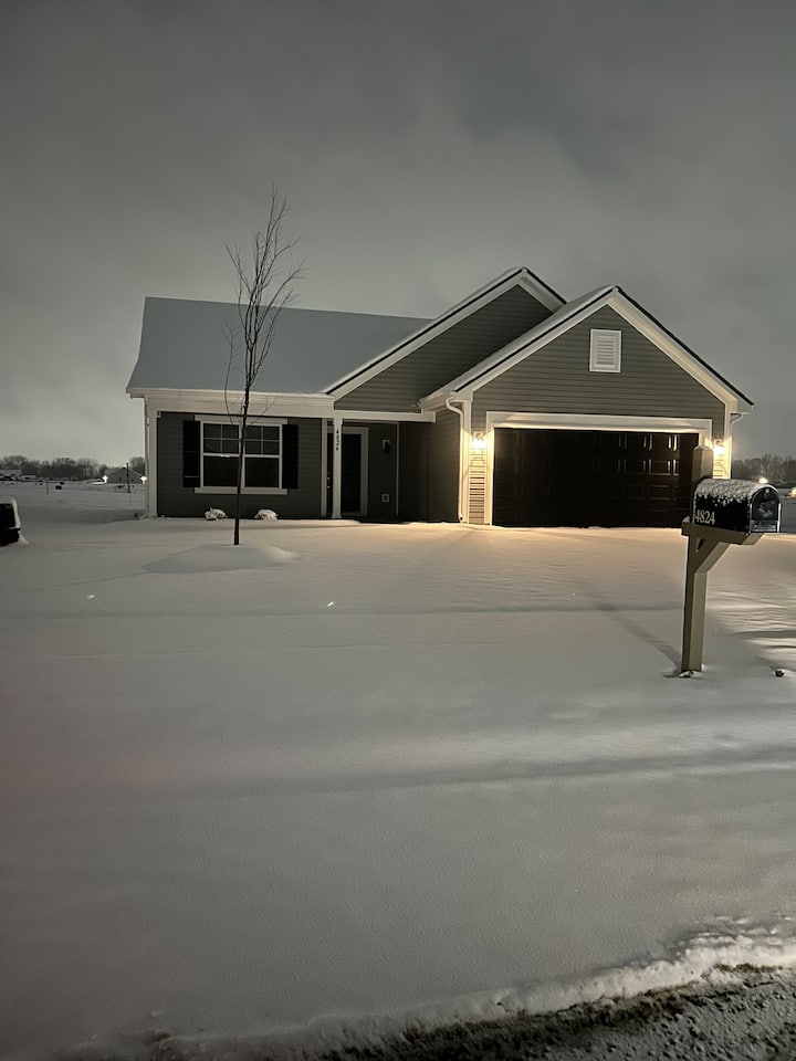 Comfy New Home In Indianapolis - Indianapolis, IN