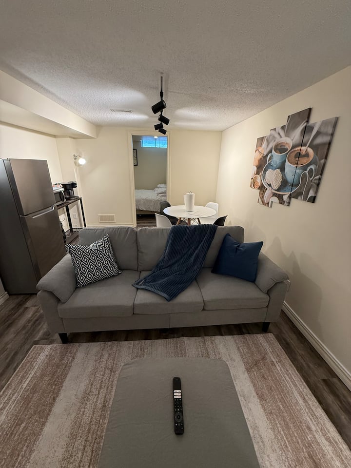 Cozy Private Suite + Parking - Ottawa
