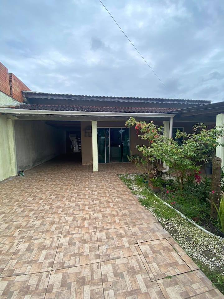 Casa Na Praia De Guaratuba - Guaratuba